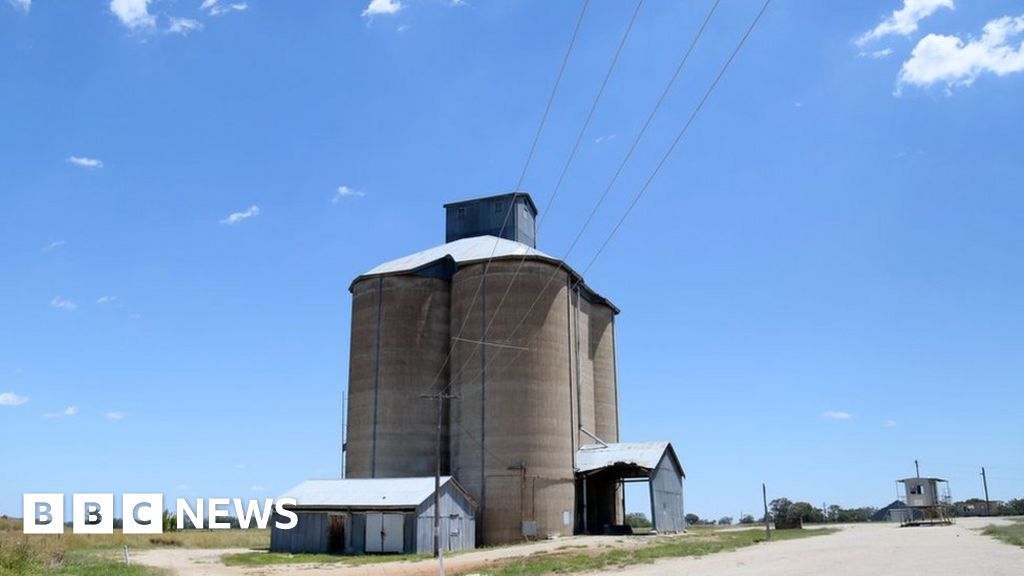 What is life like in Australia’s poorest town? - BBC News