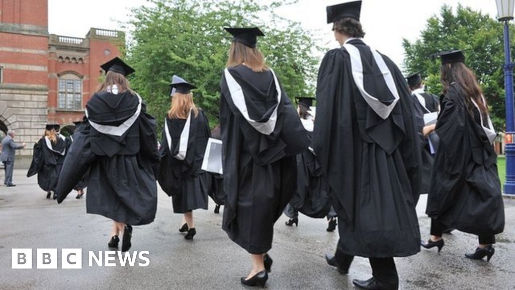 £14,000 tuition fees plan for two-year degree courses - BBC News