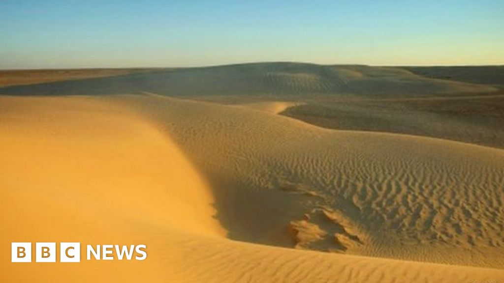 Pollution warning as Saharan desert dust blows across South East - BBC News