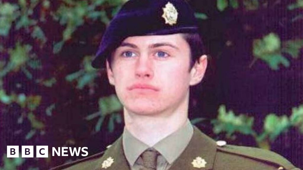 Deepcut: Family of Pte Geoff Gray win case for fresh inquest - BBC News