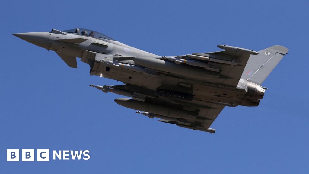 RAF heads off Russian jets near Scotland - BBC News