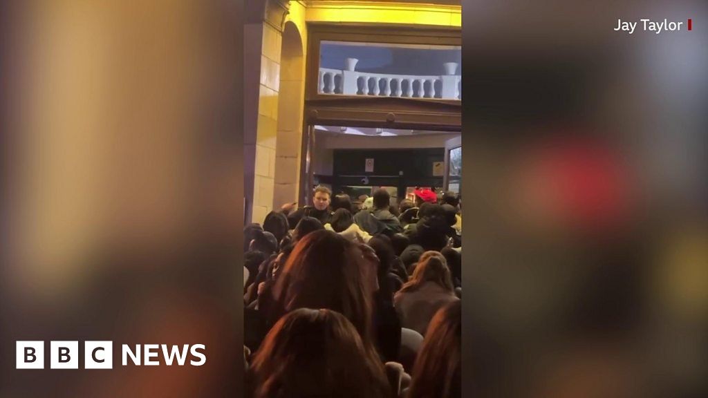 Asake gig: Crush builds at Brixton Academy entrance - BBC News