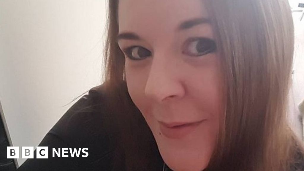 Mother of murdered Laura Stuart speaks out - BBC News