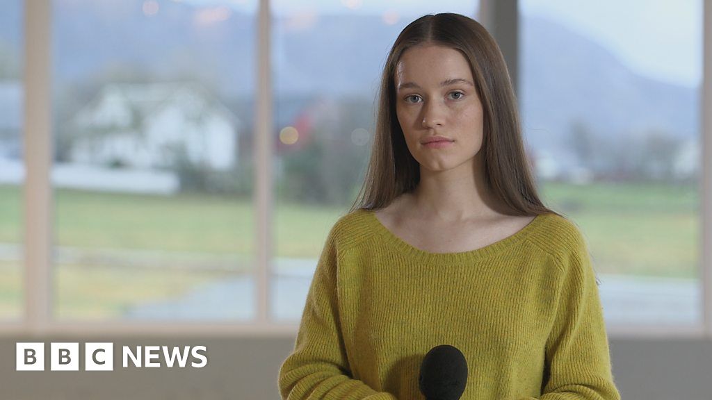 Sound of 2018 winner Sigrid plays an acoustic version of Strangers