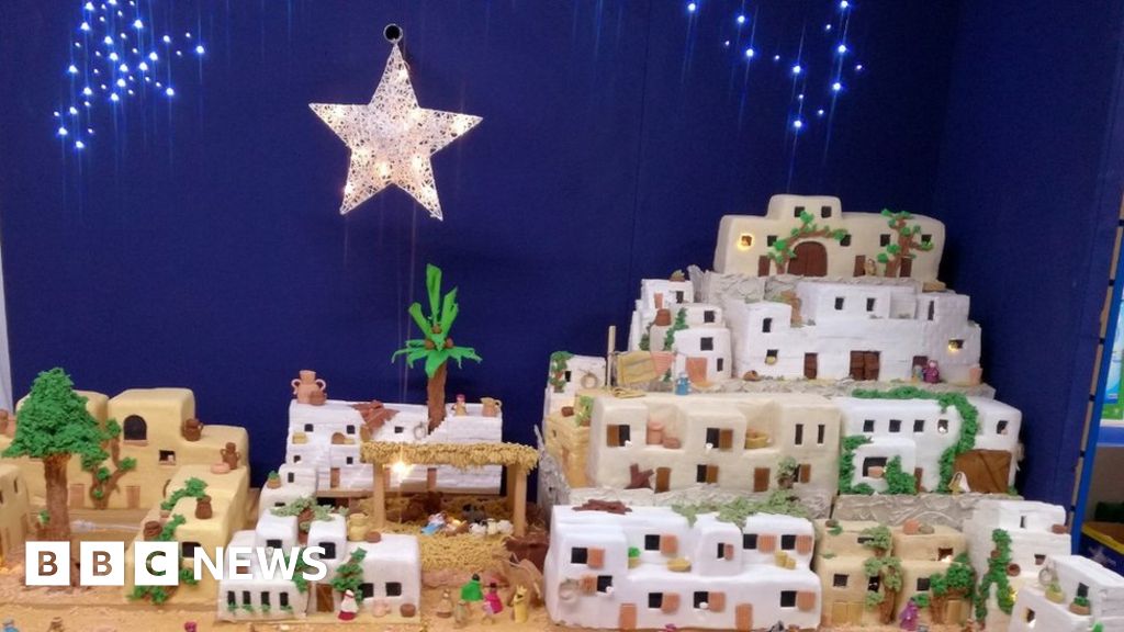 Baker cooks up miniature Bethlehem out of fruit cakes - BBC News