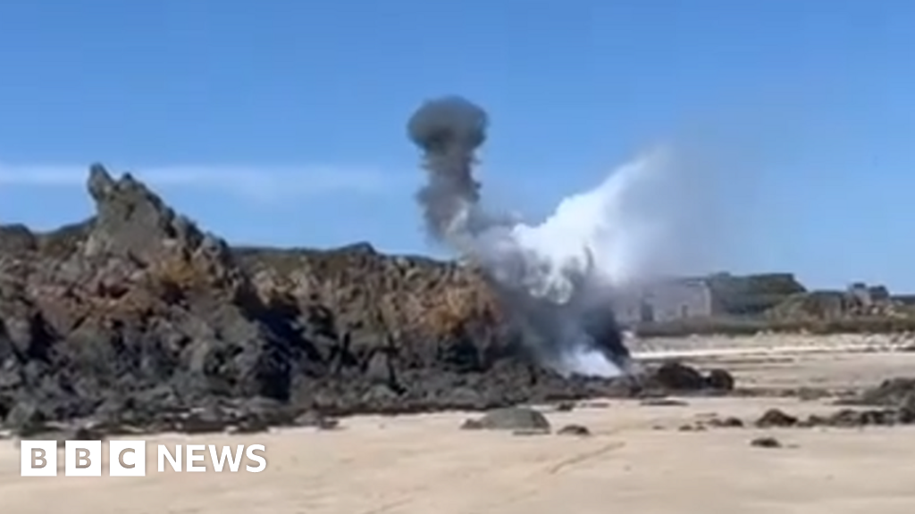 Bomb disposal team detonate military flare on Alderney beach - BBC News