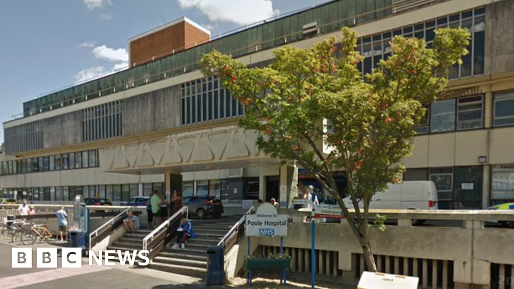 Poole Hospital patient dies after no food for nine days - BBC News
