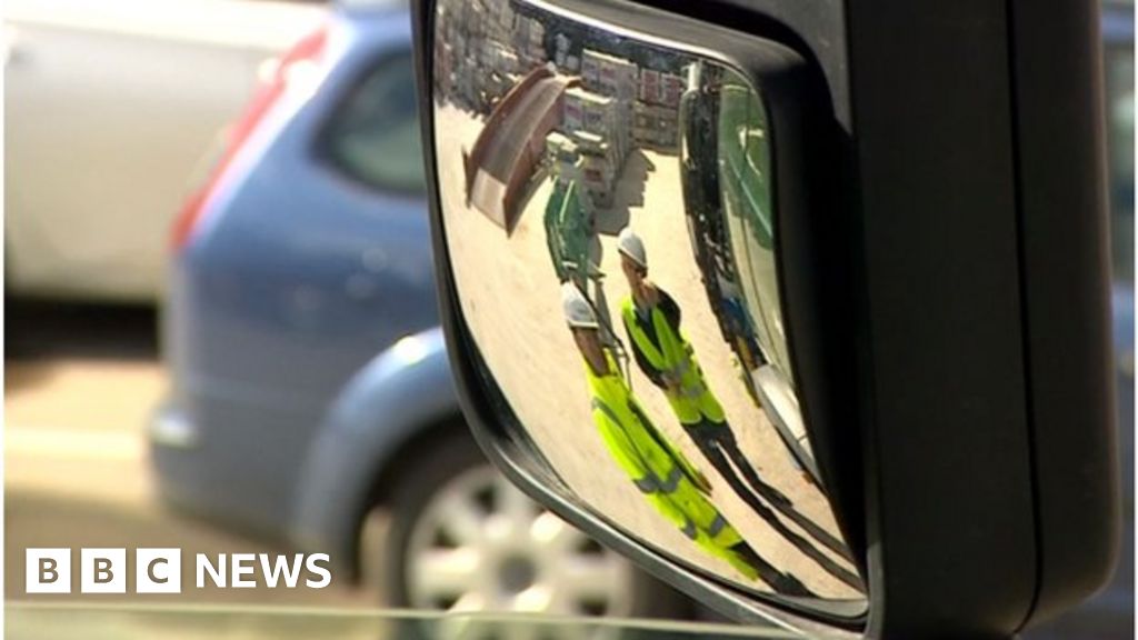 London safer lorry scheme in force after cyclist deaths - BBC News