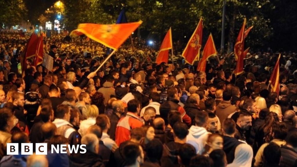 Protesters call for Montenegro PM to step down - BBC News