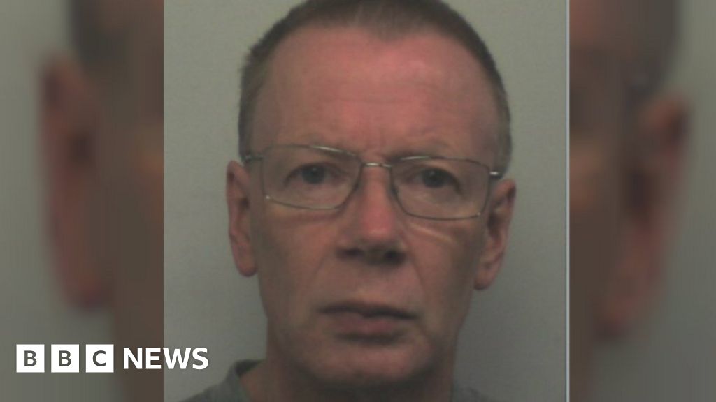 Jealous husband strangled wife after finding texts