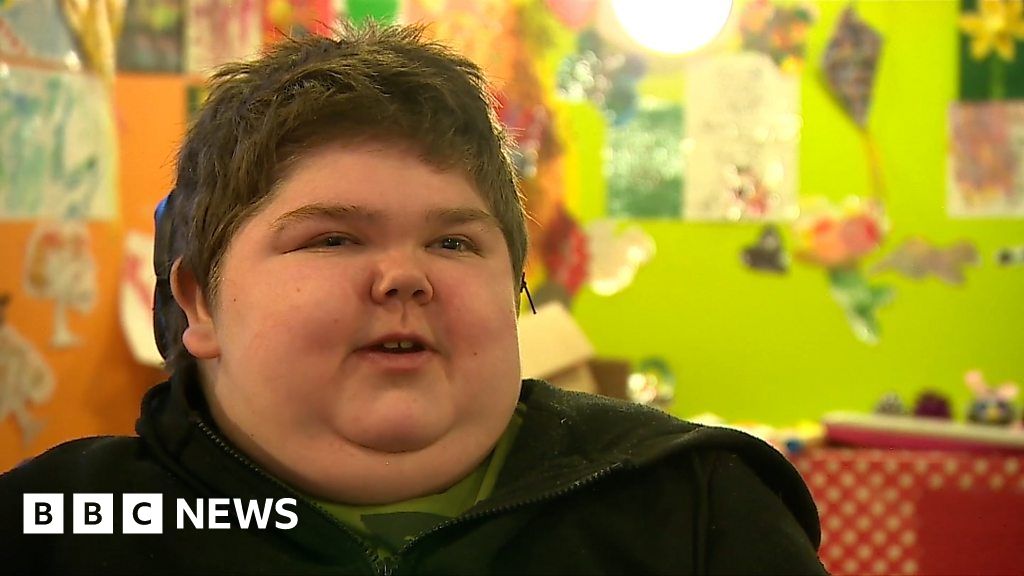 Video games create 'safe space' for people with disabilities - BBC News