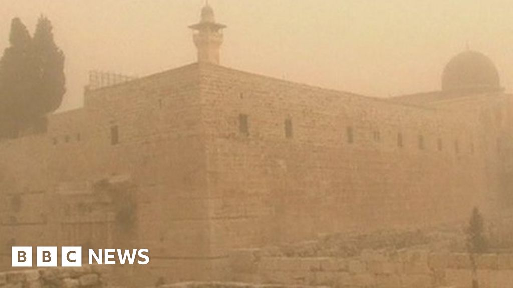 Sandstorm hits Lebanon, Syria, Israel and Jordan - BBC News