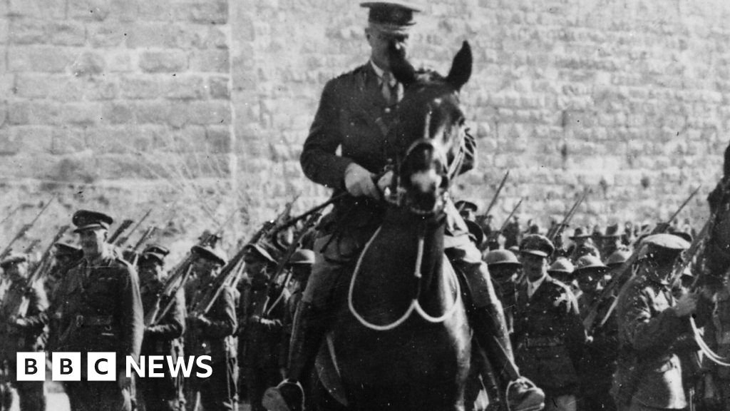 General Allenby marches in Jerusalem in 1917 - BBC News