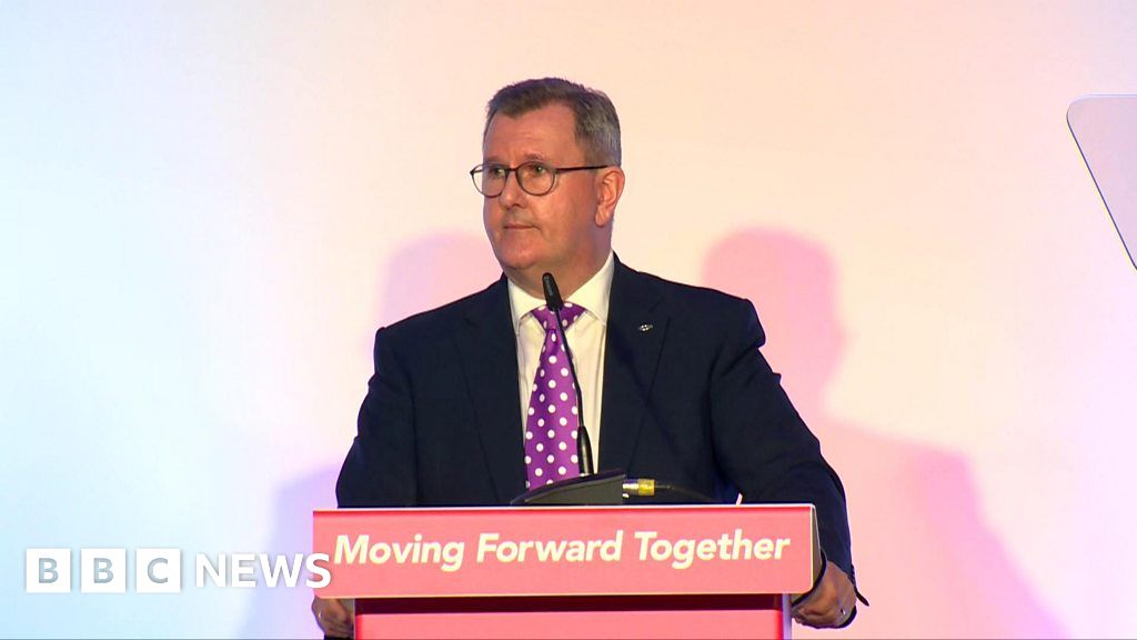 DUP conference: Donaldson warns Liz Truss on Stormont - BBC News