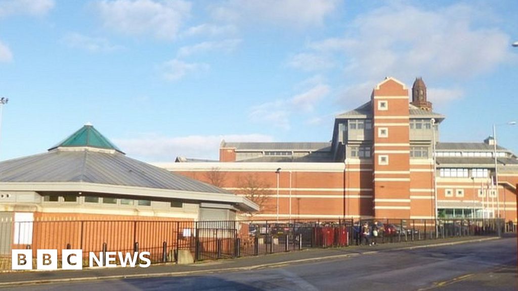 Investigation into HMP Manchester inmate death - BBC News