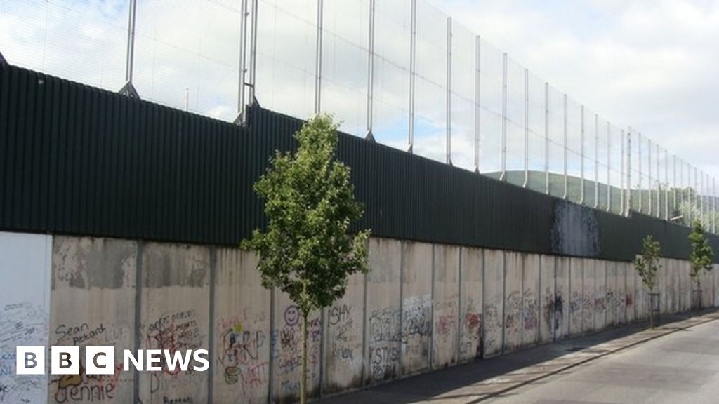 Sectarianism report: Call for specialist department - BBC News