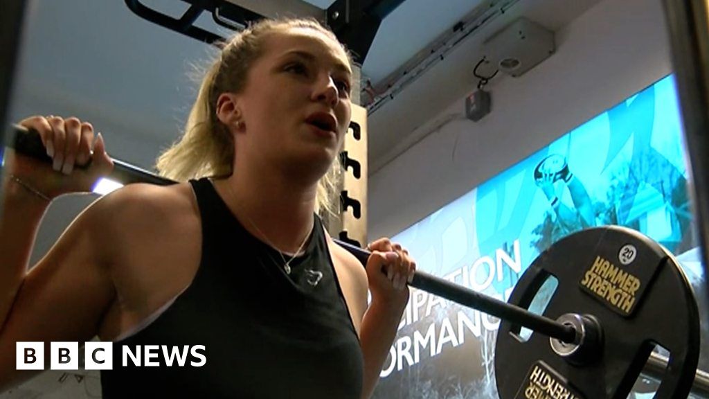 Teenage powerlifter from Kent targets world title
