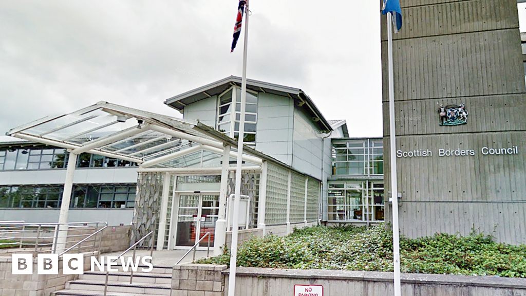 Scottish Borders Council's £30m savings target 'challenging' - BBC News