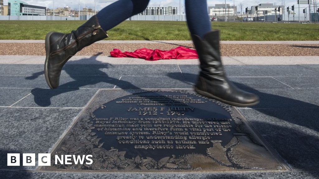 Discovery Walk pays tribute to famous Dundee figures - BBC News