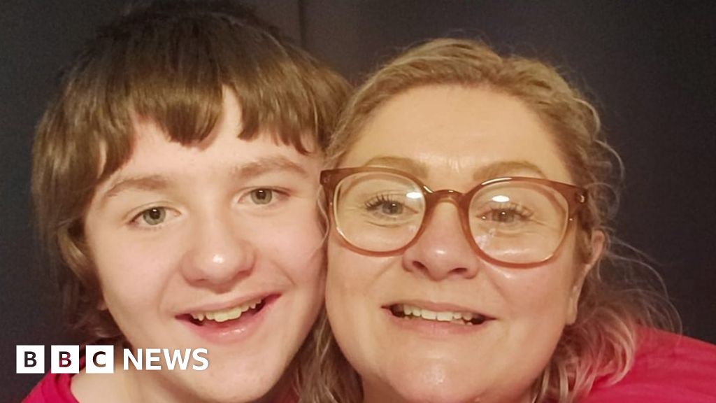 Thomas Cook: Belfast customer says she is still owed £740 - BBC News