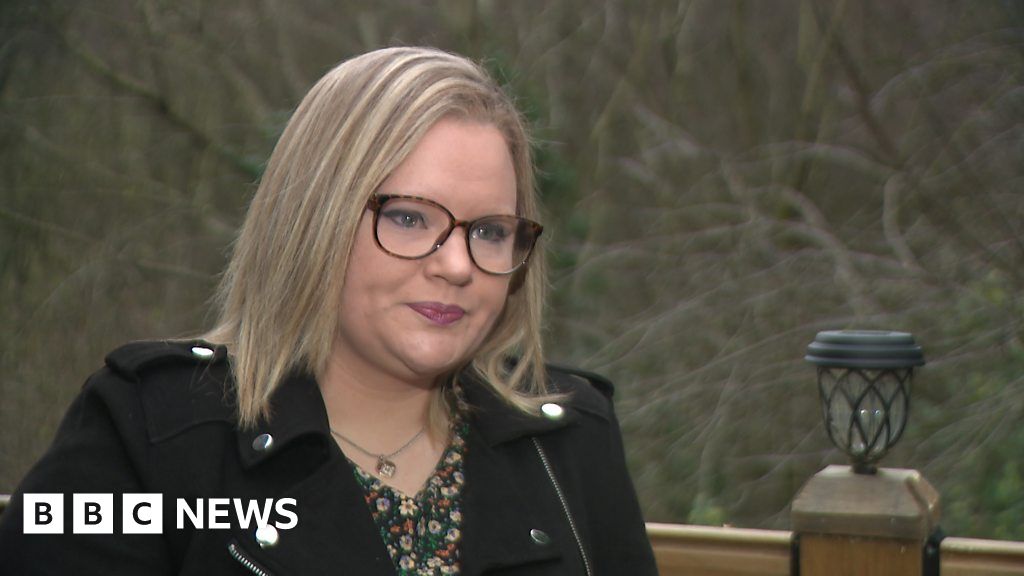 Domestic abuse: How Emma escaped a violent relationship