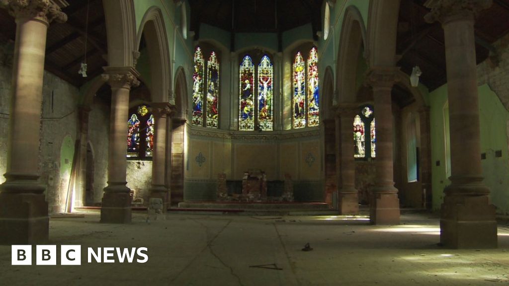 Horror at The Exorcist screening in former church - BBC News