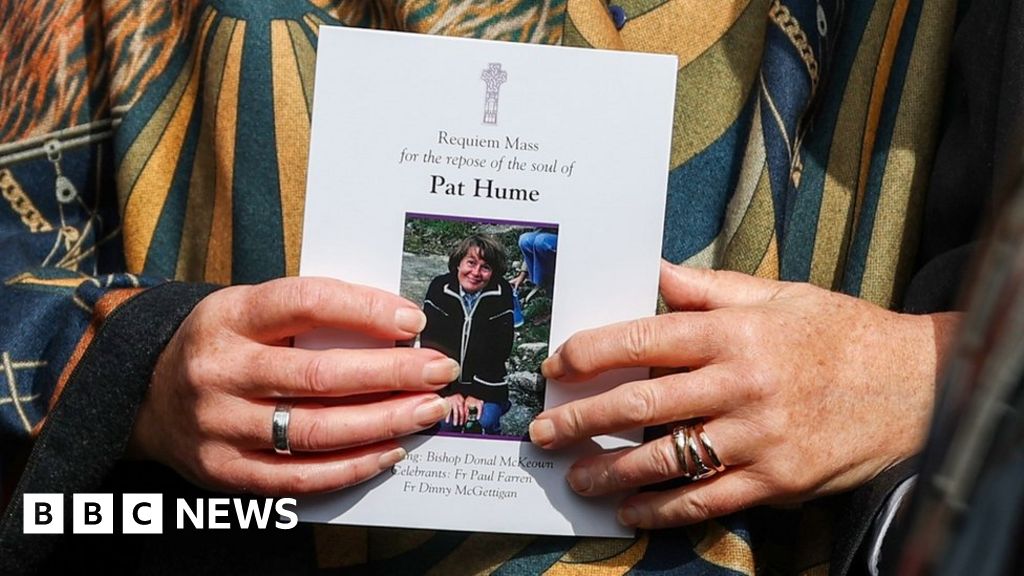 Pat Hume: Peacemaker was pure of heart, mourners told - BBC News