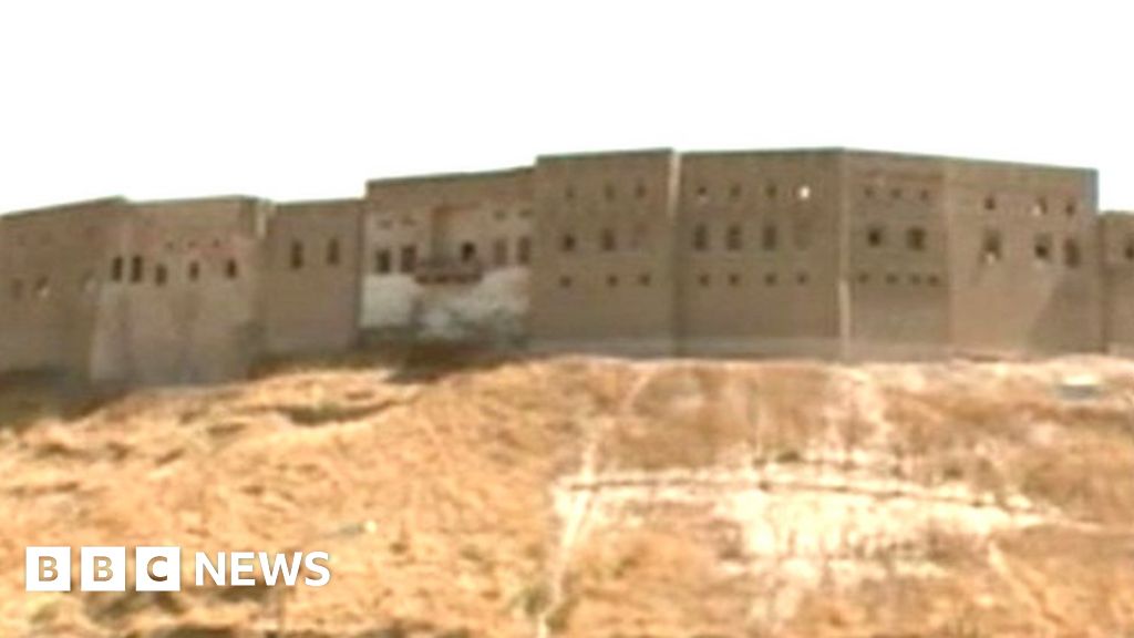 IS threatens to cut funds to preserve Irbil's Citadel - BBC News