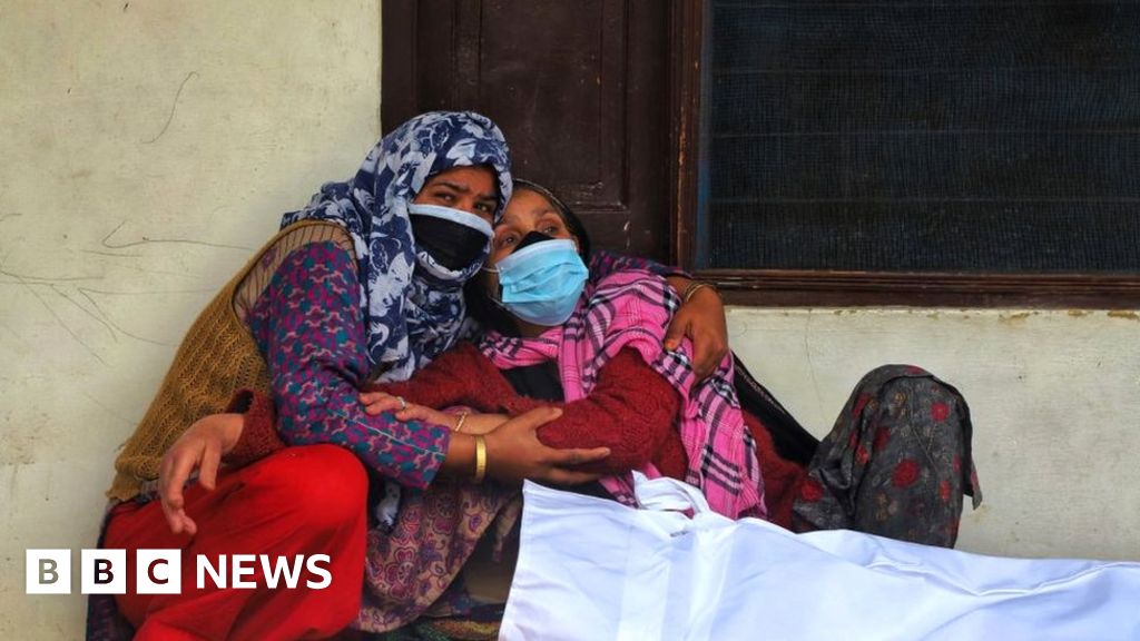 India Covid: Opposition calls for full national lockdown - BBC News