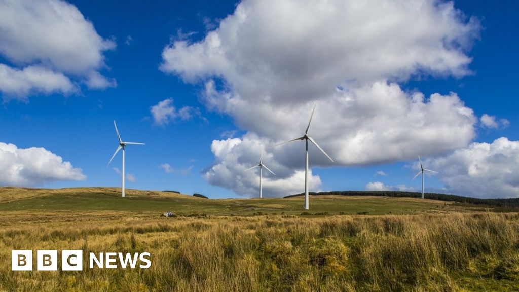 Monnaboy wind farm: £16.8m project opens in County Londonderry - BBC News