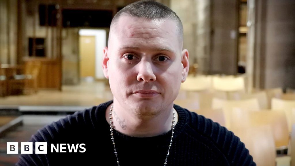 Ex-prisoner Wayne Haycock turns life around to be a chaplain - BBC News