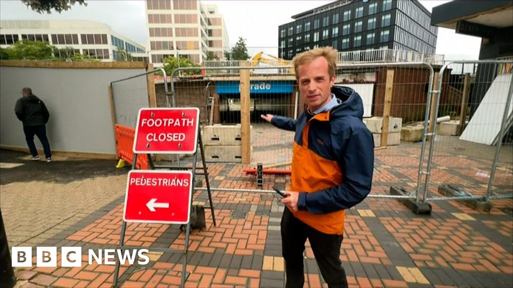 Swindon's Fleming Way underpass closes for redevelopment - BBC News