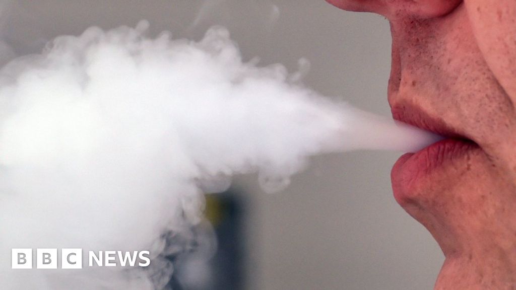 Stop smoking service launched in Cornwall for 2023 - BBC News