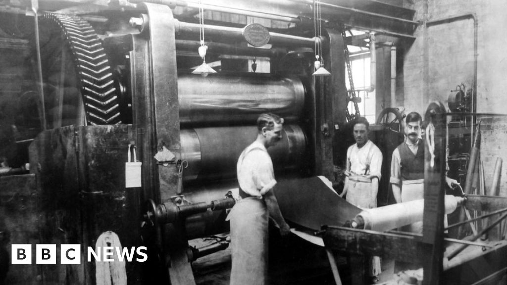 Iron Duke rubber rolling machine installation begins - BBC News