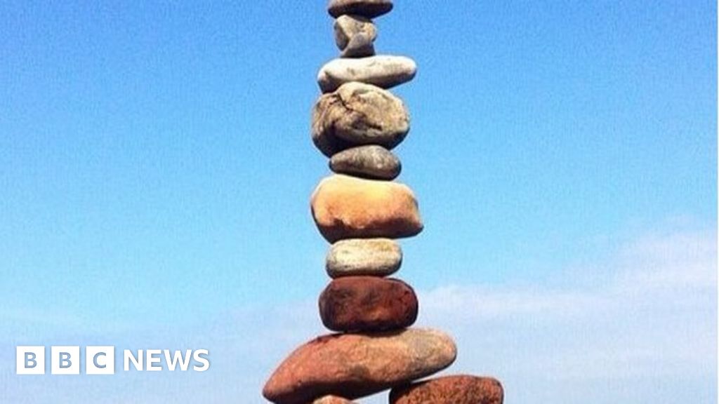 Stone balancing artists urged to enter competition - BBC News