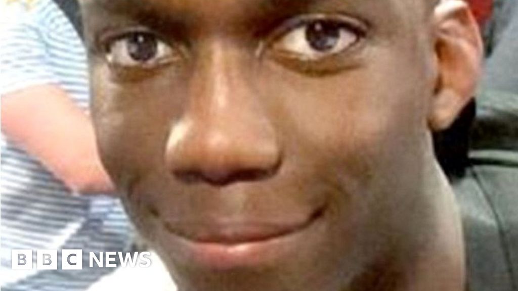 Boy, 15, found guilty of Notting Hill stab murder - BBC News