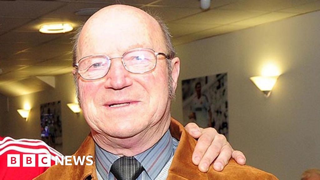 Buster Footman: Tributes paid to football club legend - BBC News