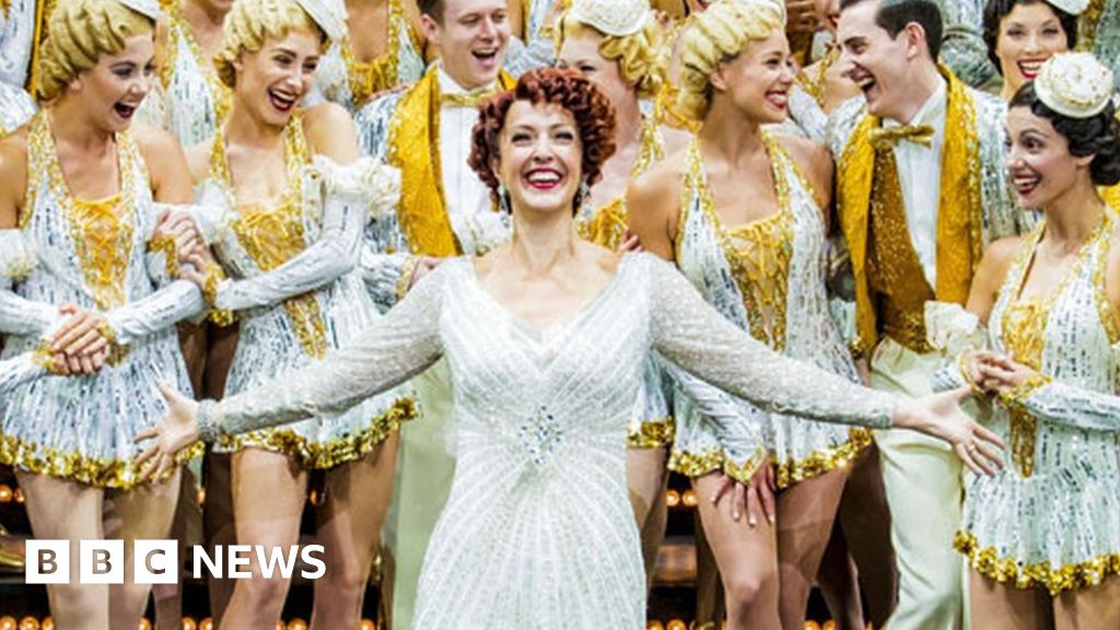 Understudy Steph Parry lands lead role in 42nd Street - BBC News