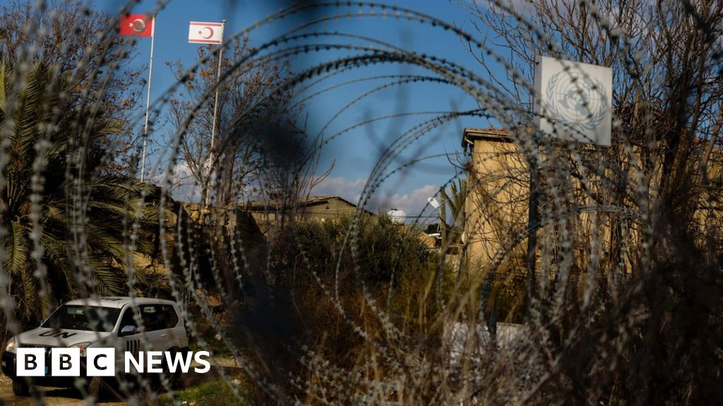 Cyprus peace talks begin on future of divided island - BBC News