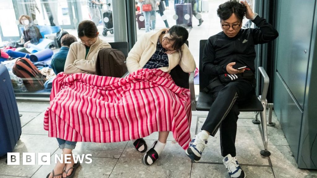 BA board to demand IT chaos inquiry - BBC News