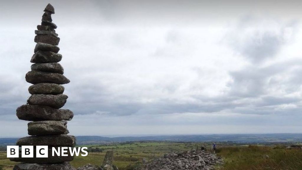 Stowe's Pound fairy stack creators 'are historic vandals' - BBC News