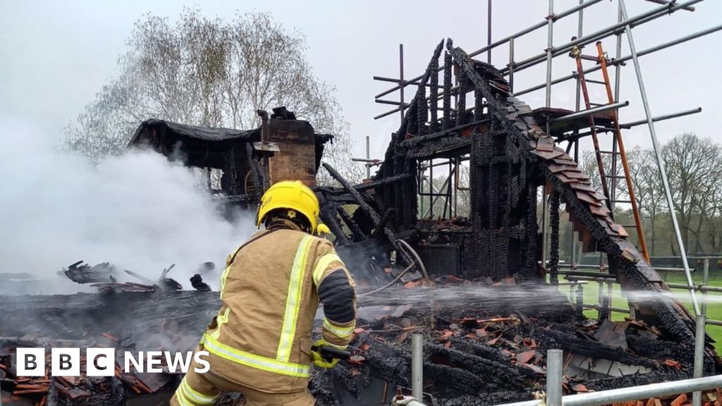 Newtown Common school fire destroys boarding house roof - BBC News