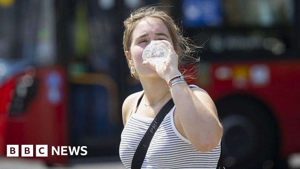 UK weather: 2022 was warmest year ever, Met Office confirms