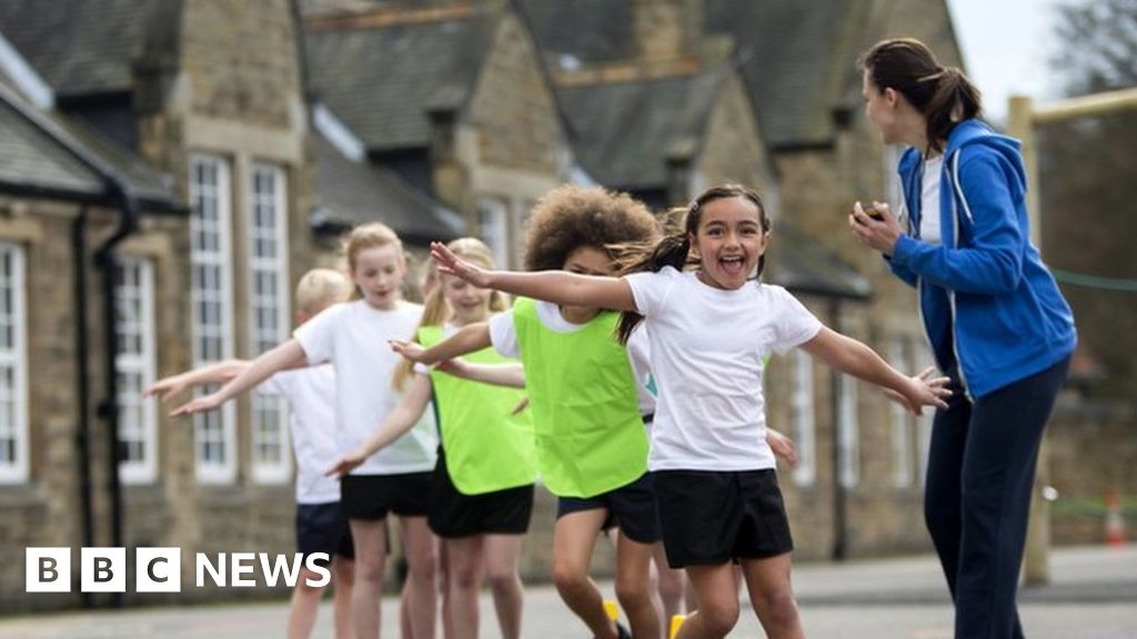Cost of living: Parents to get £100 for PE kits - BBC News
