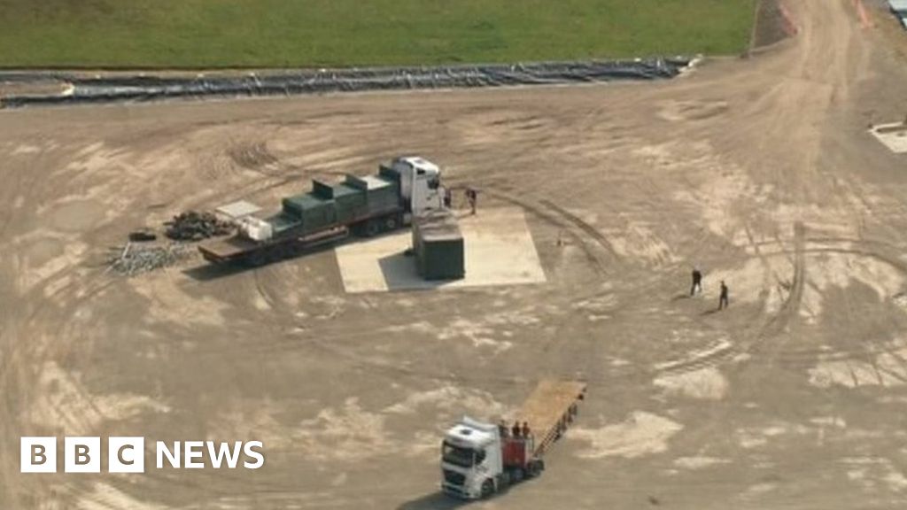 UK Oil & Gas says oil is flowing fast at its Gatwick site - BBC News
