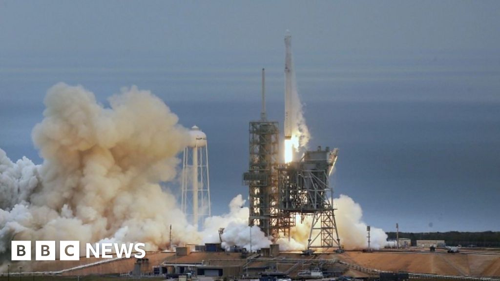 SpaceX launches supply rocket to International Space Station - BBC News