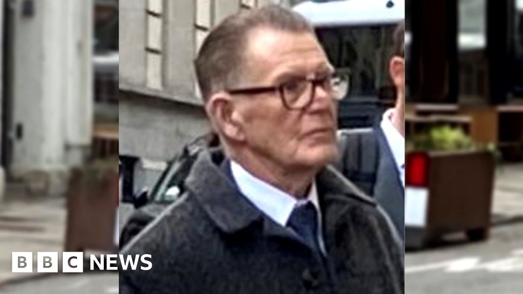 Patrick Devaney: Detention guard guilty of abusing position - BBC News