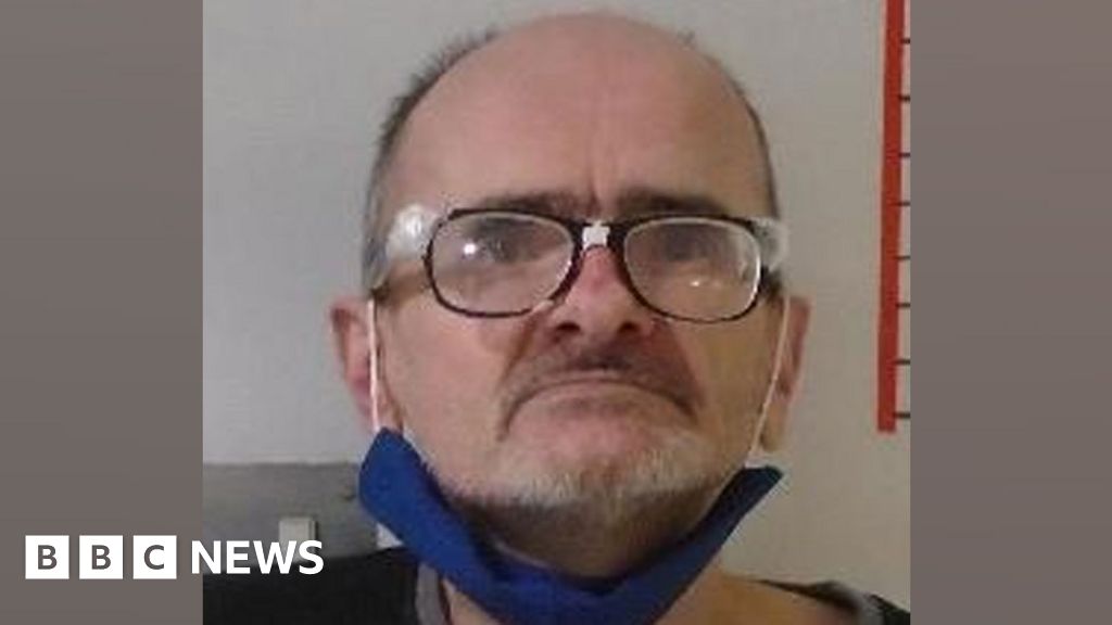 Manhunt as Hollesley Bay inmate absconds from prison - BBC News