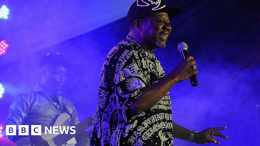 In photos: Congo music legend Papa Wemba (1949-2016) - BBC News