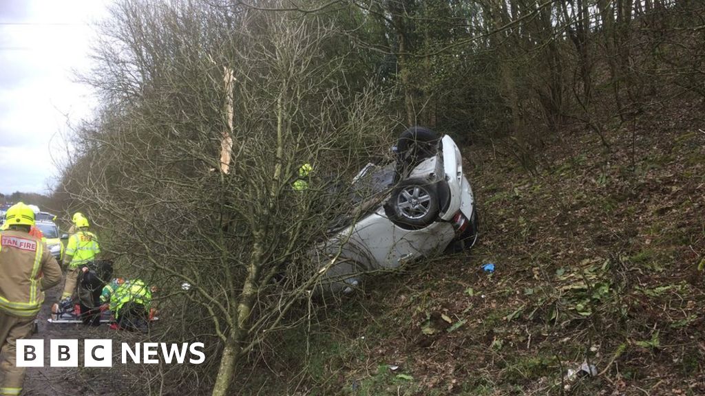 Girl, 15, seriously injured after car hits tree on M4 - BBC News